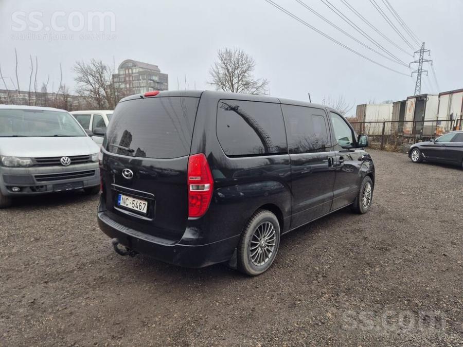 Melns Hyundai H1 2013 Rīga, ar dzinēja tilpumu 2.50 L un nobraukumu 262 tūkst. km par 9190 €, foto 6 vietnē AUTOMOTO.COM.LV