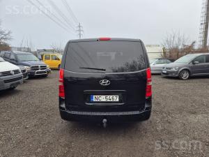 Melns Hyundai H1 2013 Rīga, ar dzinēja tilpumu 2.50 L un nobraukumu 262 tūkst. km par 9190 €, foto 7 vietnē AUTOMOTO.COM.LV