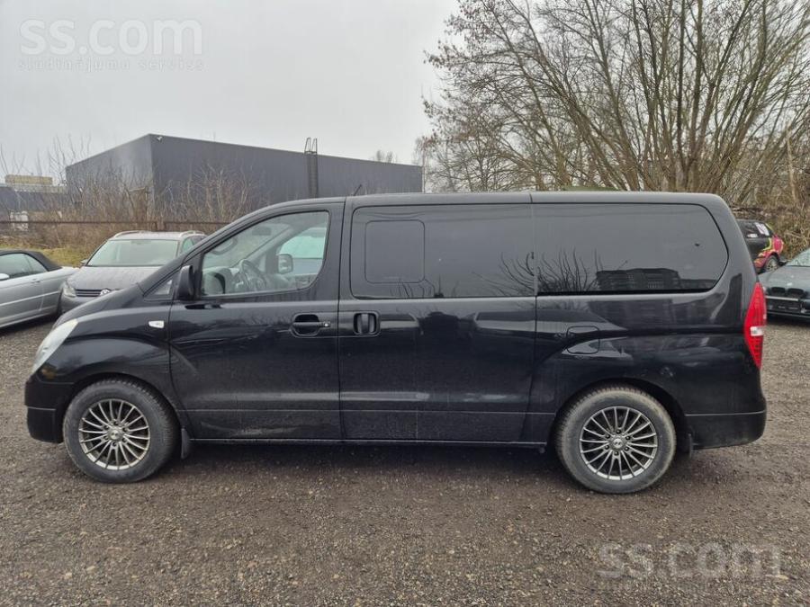 Melns Hyundai H1 2013 Rīga, ar dzinēja tilpumu 2.50 L un nobraukumu 262 tūkst. km par 9190 €, foto 9 vietnē AUTOMOTO.COM.LV