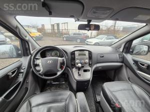 Melns Hyundai H1 2013 Rīga, ar dzinēja tilpumu 2.50 L un nobraukumu 262 tūkst. km par 9190 €, foto 11 vietnē AUTOMOTO.COM.LV