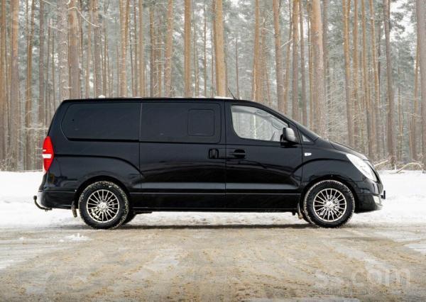 Melns Hyundai H1 2013 Rīga, ar dzinēja tilpumu 2.50 L un nobraukumu 262 tūkst. km par 9190 €, foto 9 vietnē AUTOMOTO.COM.LV