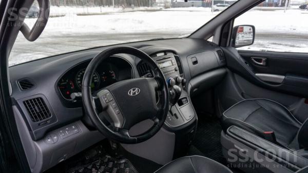 Melns Hyundai H1 2013 Rīga, ar dzinēja tilpumu 2.50 L un nobraukumu 262 tūkst. km par 9190 €, foto 10 vietnē AUTOMOTO.COM.LV