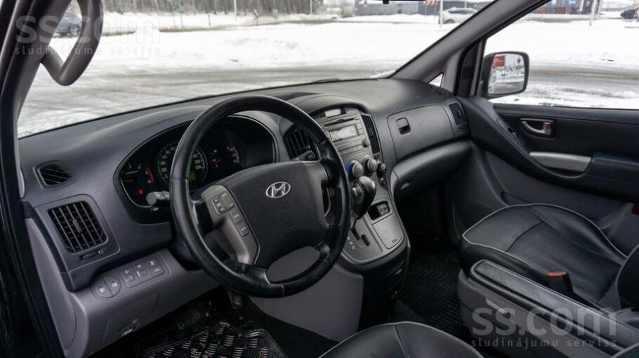 Black Hyundai H1 2013 in Riga, with an engine capacity of 2.50 L and mileage of 262 thousand km for 9190 €, photo 10 on AUTOMOTO.COM.LV