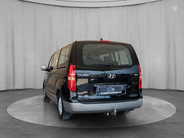 Black Hyundai H1 2017 in Marijampole, with an engine capacity of 2.48 L and mileage of 120 thousand km for 15450 €, photo 8 on AUTOMOTO.COM.LV