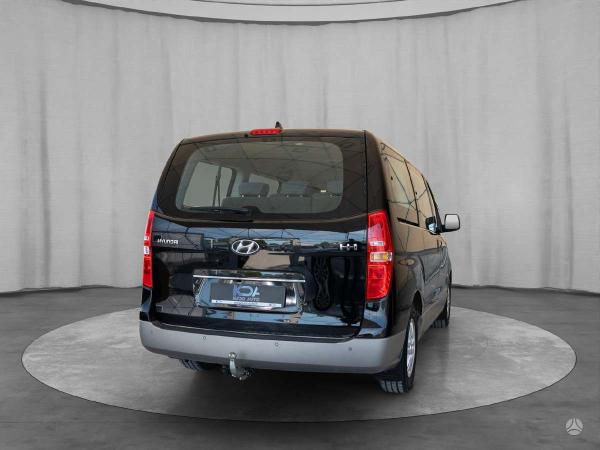 Black Hyundai H1 2017 in Marijampole, with an engine capacity of 2.48 L and mileage of 120 thousand km for 15450 €, photo 10 on AUTOMOTO.COM.LV
