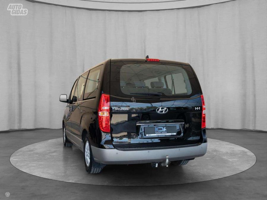 Black Hyundai H1 2017 in Marijampole, with an engine capacity of 2.50 L and mileage of 120 thousand km for 14950 €, photo 8 on AUTOMOTO.COM.LV