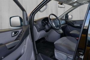 Black Hyundai H1 2017 in Marijampole, with an engine capacity of 2.50 L and mileage of 120 thousand km for 14950 €, photo 19 on AUTOMOTO.COM.LV