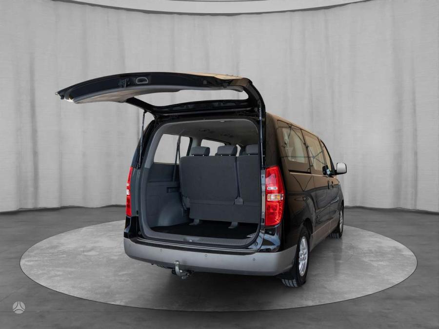 Melns Hyundai H1 2017 Marijampole, ar dzinēja tilpumu 2.48 L un nobraukumu 120 tūkst. km par 14750 €, foto 9 vietnē AUTOMOTO.COM.LV