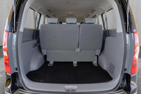 Hyundai H1 2017 Marijampole vietnÄ Melns Hyundai H1 2017 Marijampole, ar dzinÄja tilpumu 2.48 L un nobraukumu 120 tÅ«kst. km par 14750 ā¬, foto 10 vietnÄ AUTOMOTO.COM.LV