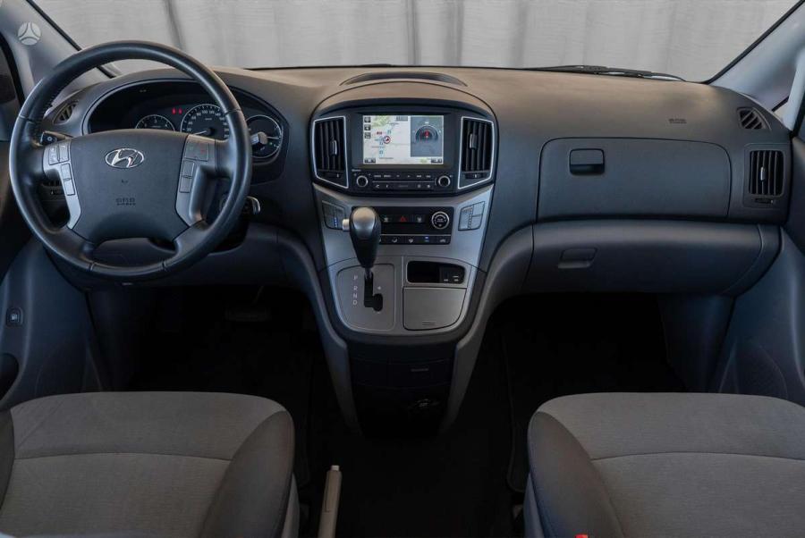 Melns Hyundai H1 2017 Marijampole, ar dzinēja tilpumu 2.48 L un nobraukumu 120 tūkst. km par 14750 €, foto 11 vietnē AUTOMOTO.COM.LV
