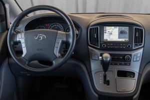 Melns Hyundai H1 2017 Marijampole, ar dzinēja tilpumu 2.48 L un nobraukumu 120 tūkst. km par 14750 €, foto 12 vietnē AUTOMOTO.COM.LV