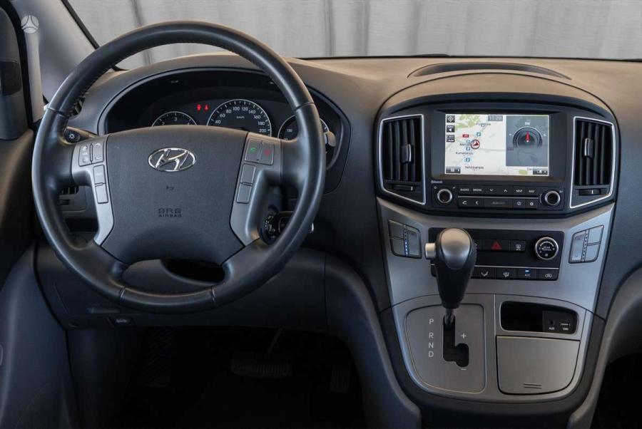 Melns Hyundai H1 2017 Marijampole, ar dzinēja tilpumu 2.48 L un nobraukumu 120 tūkst. km par 14750 €, foto 12 vietnē AUTOMOTO.COM.LV