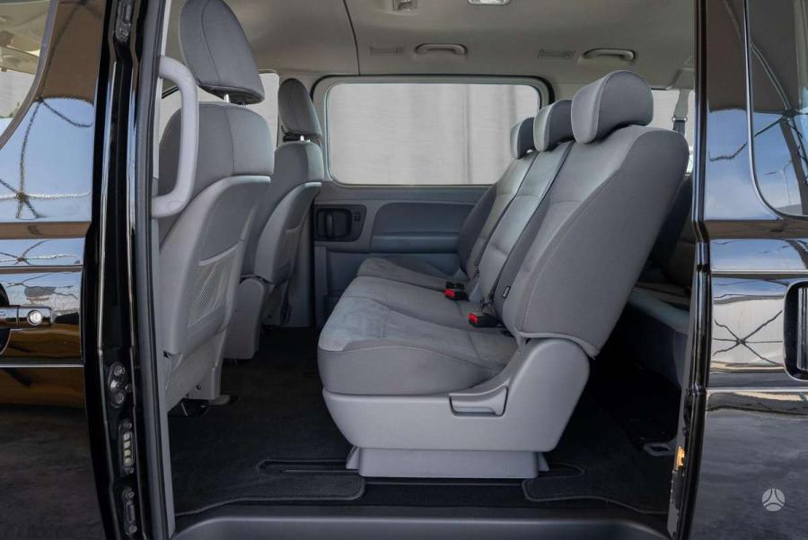 Melns Hyundai H1 2017 Marijampole, ar dzinēja tilpumu 2.48 L un nobraukumu 120 tūkst. km par 14750 €, foto 17 vietnē AUTOMOTO.COM.LV