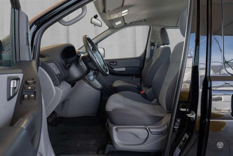 Melns Hyundai H1 2017 Marijampole, ar dzinēja tilpumu 2.48 L un nobraukumu 120 tūkst. km par 14750 €, foto 21 vietnē AUTOMOTO.COM.LV