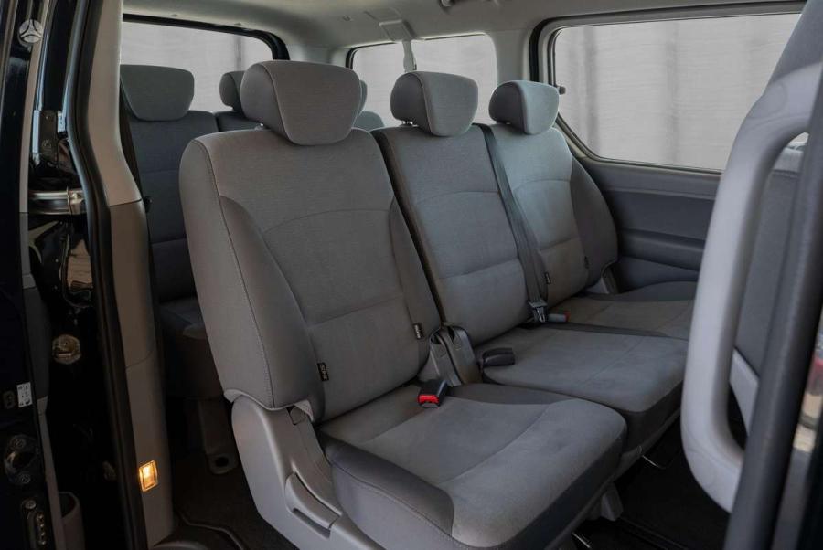 Melns Hyundai H1 2017 Marijampole, ar dzinēja tilpumu 2.48 L un nobraukumu 120 tūkst. km par 14750 €, foto 26 vietnē AUTOMOTO.COM.LV