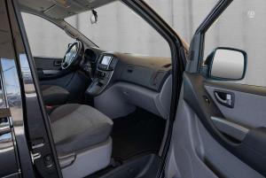 Melns Hyundai H1 2017 Marijampole, ar dzinēja tilpumu 2.48 L un nobraukumu 120 tūkst. km par 14750 €, foto 27 vietnē AUTOMOTO.COM.LV