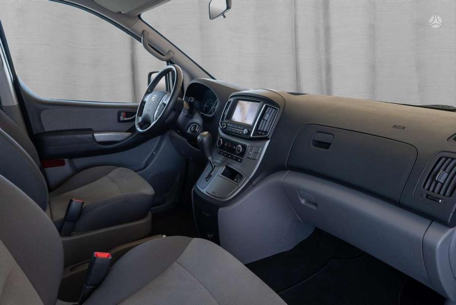 Melns Hyundai H1 2017 Marijampole, ar dzinēja tilpumu 2.48 L un nobraukumu 120 tūkst. km par 14750 €, foto 28 vietnē AUTOMOTO.COM.LV
