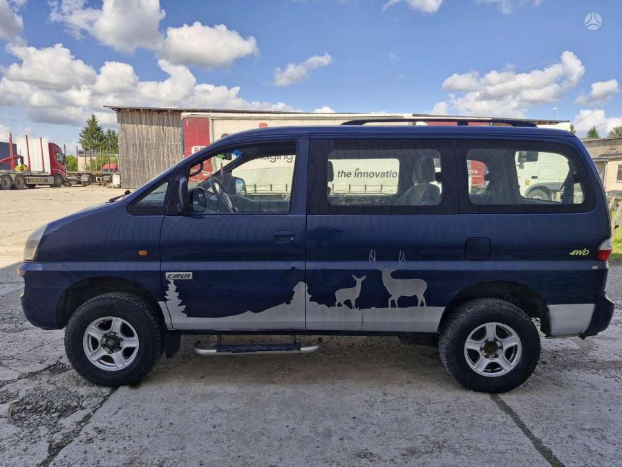 Blue Hyundai H1 2006 in Trakai, with an engine capacity of 2.50 L and mileage of 262 thousand km for 4200 €, photo 4 on AUTOMOTO.COM.LV