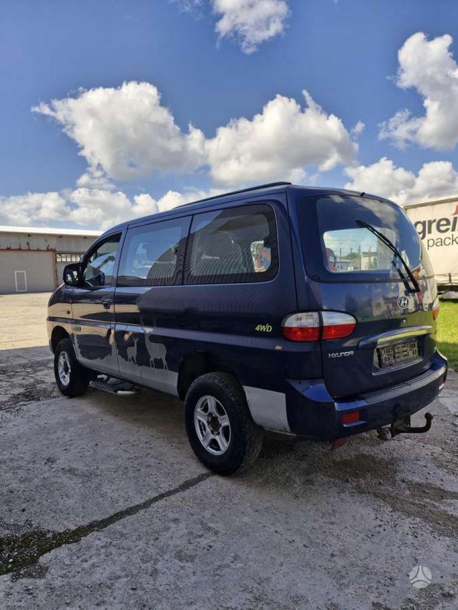 Blue Hyundai H1 2006 in Trakai, with an engine capacity of 2.50 L and mileage of 262 thousand km for 4200 €, photo 5 on AUTOMOTO.COM.LV