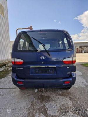 Blue Hyundai H1 2006 in Trakai, with an engine capacity of 2.50 L and mileage of 262 thousand km for 4200 €, photo 6 on AUTOMOTO.COM.LV