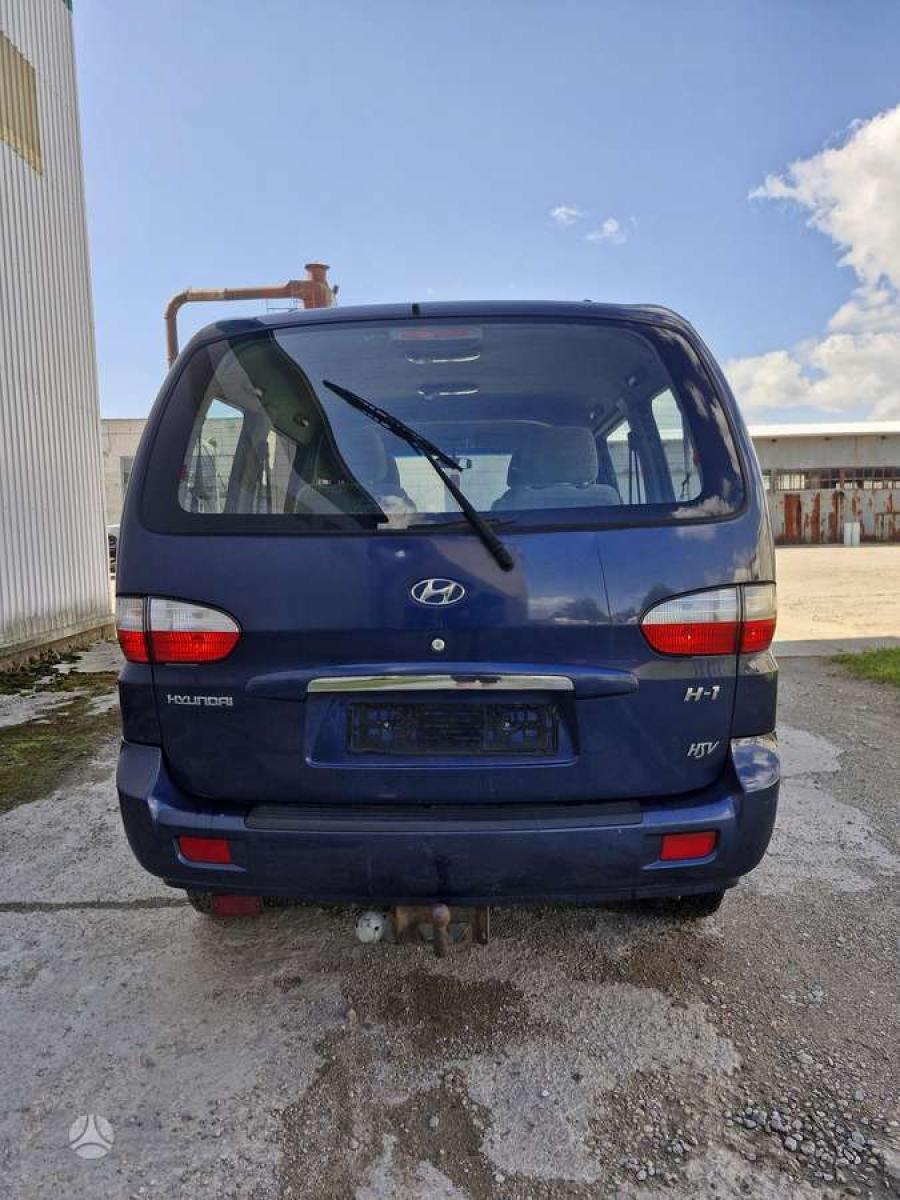 Blue Hyundai H1 2006 in Trakai, with an engine capacity of 2.50 L and mileage of 262 thousand km for 4200 €, photo 6 on AUTOMOTO.COM.LV