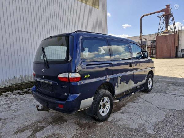 Blue Hyundai H1 2006 in Trakai, with an engine capacity of 2.50 L and mileage of 262 thousand km for 4200 €, photo 6 on AUTOMOTO.COM.LV