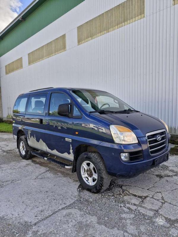 Blue Hyundai H1 2006 in Trakai, with an engine capacity of 2.50 L and mileage of 262 thousand km for 4200 €, photo 7 on AUTOMOTO.COM.LV