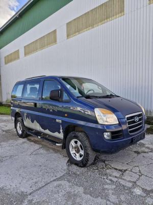 Blue Hyundai H1 2006 in Trakai, with an engine capacity of 2.50 L and mileage of 262 thousand km for 4200 €, photo 8 on AUTOMOTO.COM.LV