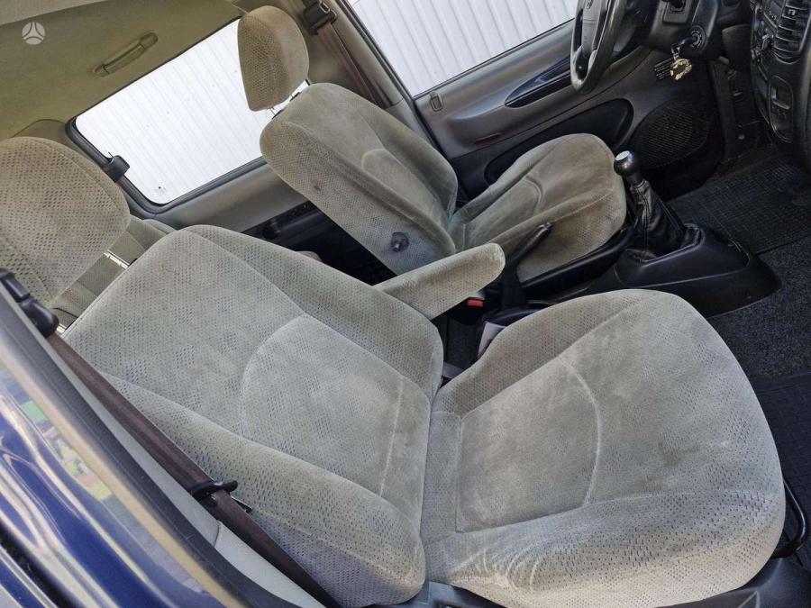 Blue Hyundai H1 2006 in Trakai, with an engine capacity of 2.50 L and mileage of 262 thousand km for 4200 €, photo 12 on AUTOMOTO.COM.LV