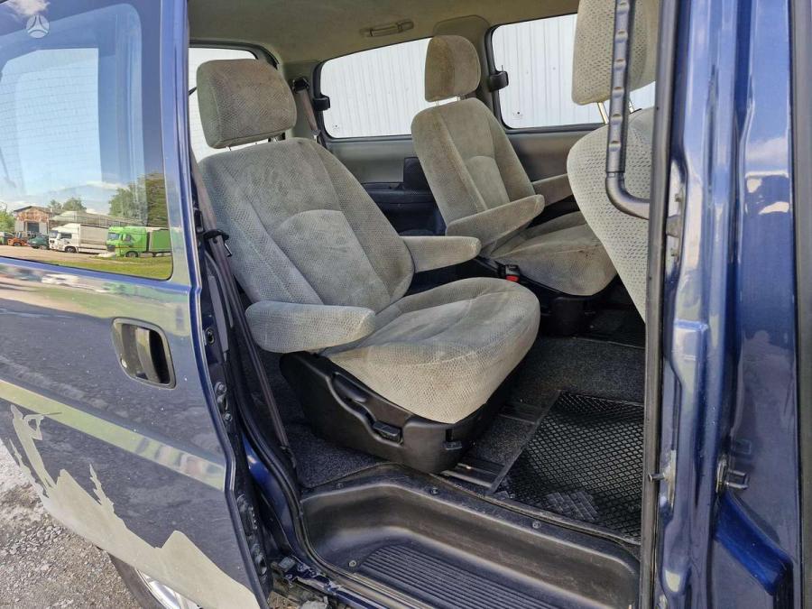 Blue Hyundai H1 2006 in Trakai, with an engine capacity of 2.50 L and mileage of 262 thousand km for 4200 €, photo 18 on AUTOMOTO.COM.LV