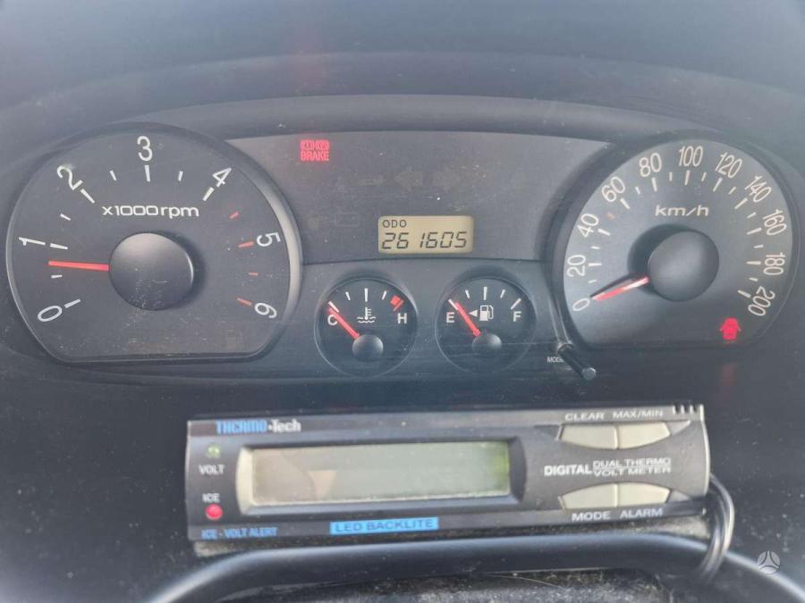 Blue Hyundai H1 2006 in Trakai, with an engine capacity of 2.50 L and mileage of 262 thousand km for 4200 €, photo 22 on AUTOMOTO.COM.LV