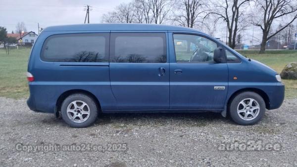 Zils Hyundai H1 2008 Tallina, ar dzinēja tilpumu 2.50 L un nobraukumu 296 tūkst. km par 3100 €, foto 3 vietnē AUTOMOTO.COM.LV