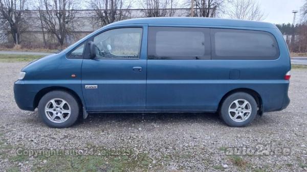 Zils Hyundai H1 2008 Tallina, ar dzinēja tilpumu 2.50 L un nobraukumu 296 tūkst. km par 3100 €, foto 6 vietnē AUTOMOTO.COM.LV