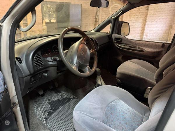 Хендай Н1 2001 в Мажейкяй на AUTOMOTO.COM.LV Серый Хендай Н1 2001 в Мажейкяй, объемом двигателя 0.00 л и пробегом 260 тыс. км за 7500 €, фото 8 на AUTOMOTO.COM.LV