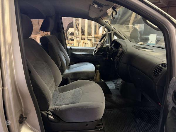 Хендай Н1 2001 в Мажейкяй на AUTOMOTO.COM.LV Серый Хендай Н1 2001 в Мажейкяй, объемом двигателя 0.00 л и пробегом 260 тыс. км за 7500 €, фото 9 на AUTOMOTO.COM.LV