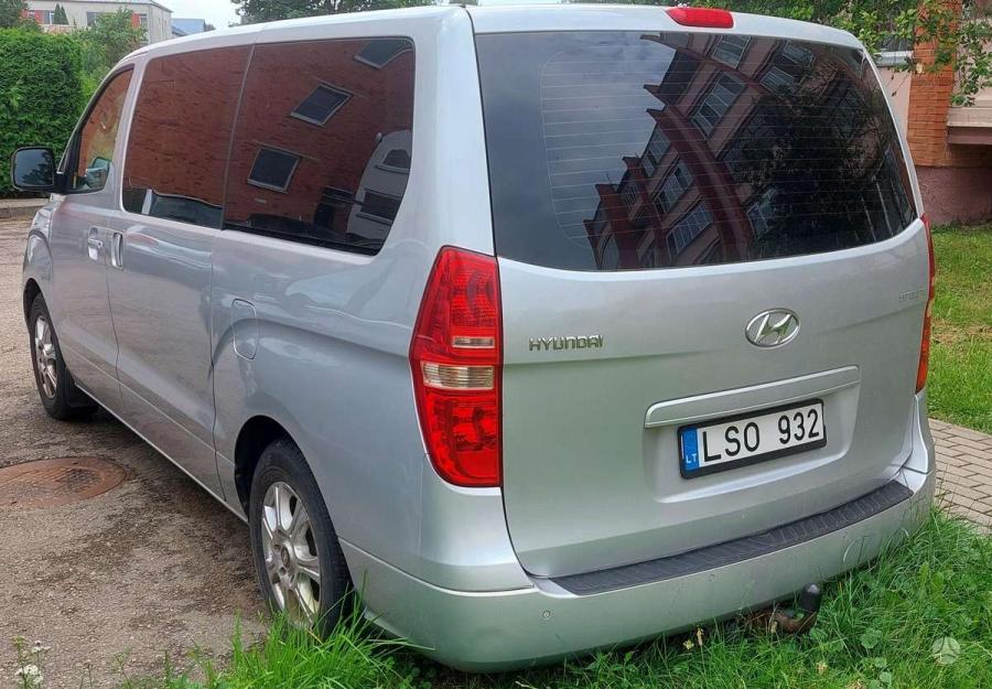 Серый Хендай Н1 2009 в Лаздияй, объемом двигателя 2.50 л и пробегом 224 тыс. км за 4300 €, фото 5 на AUTOMOTO.COM.LV