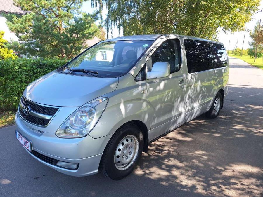 Pelēks Hyundai H1 2009 Kelmė, ar dzinēja tilpumu 2.50 L un nobraukumu 300 tūkst. km par 4900 €, foto 4 vietnē AUTOMOTO.COM.LV