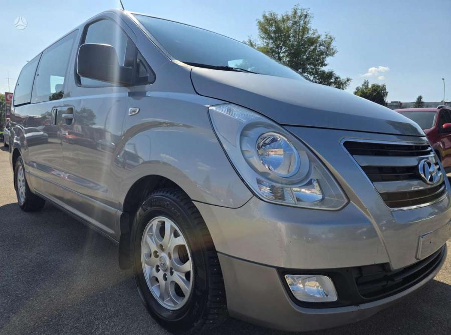 Pelēks Hyundai H1 2013 Marijampole, ar dzinēja tilpumu 2.50 L un nobraukumu 226 tūkst. km par 7200 €, foto 1 vietnē AUTOMOTO.COM.LV