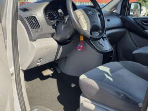 Pelēks Hyundai H1 2013 Marijampole, ar dzinēja tilpumu 2.50 L un nobraukumu 226 tūkst. km par 7200 €, foto 10 vietnē AUTOMOTO.COM.LV