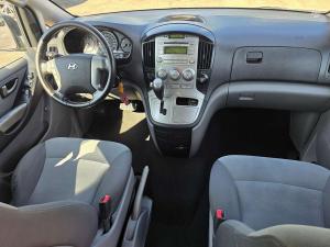 Pelēks Hyundai H1 2013 Marijampole, ar dzinēja tilpumu 2.50 L un nobraukumu 226 tūkst. km par 7200 €, foto 15 vietnē AUTOMOTO.COM.LV