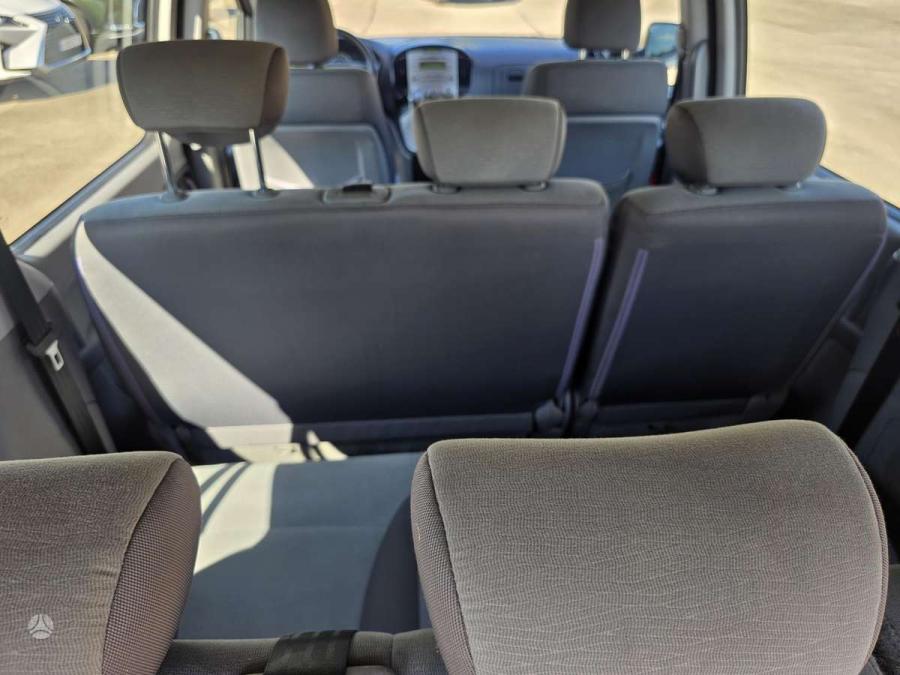 Pelēks Hyundai H1 2013 Marijampole, ar dzinēja tilpumu 2.50 L un nobraukumu 226 tūkst. km par 7200 €, foto 17 vietnē AUTOMOTO.COM.LV
