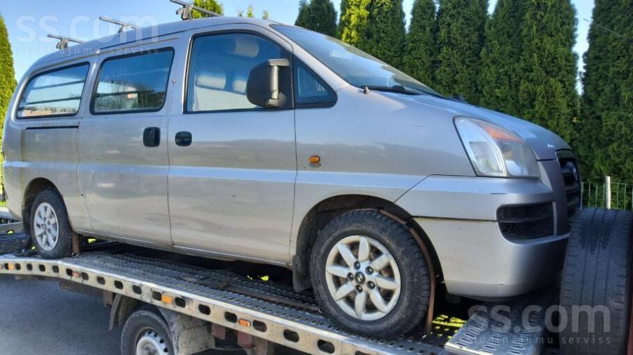 Grey Hyundai H1 2008 in Daugavpils, with an engine capacity of 2.50 L and mileage of 169 thousand km for 2000 €, photo 3 on AUTOMOTO.COM.LV