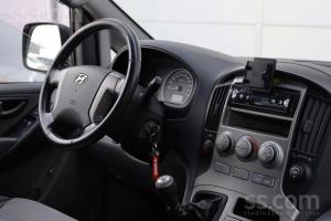 Pelēks Hyundai H1 2008 Rīga, ar dzinēja tilpumu 2.50 L un nobraukumu 0 tūkst. km par 5495 €, foto 13 vietnē AUTOMOTO.COM.LV