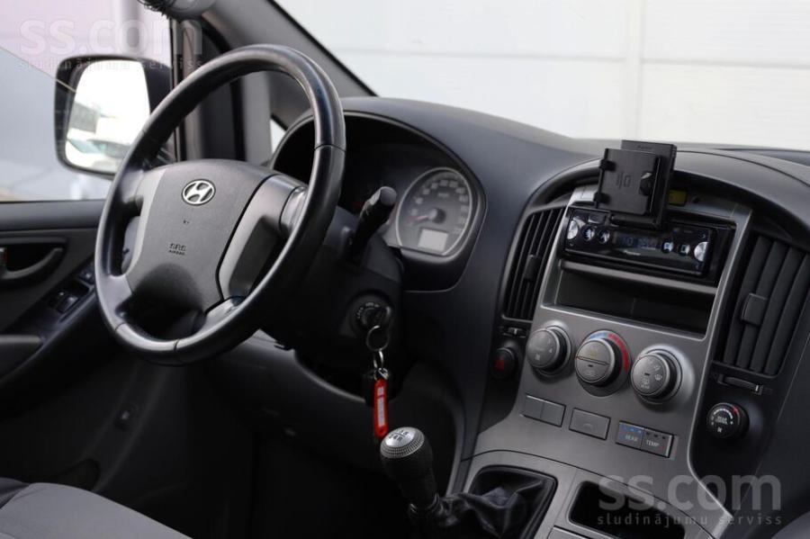 Pelēks Hyundai H1 2008 Rīga, ar dzinēja tilpumu 2.50 L un nobraukumu 0 tūkst. km par 5495 €, foto 13 vietnē AUTOMOTO.COM.LV