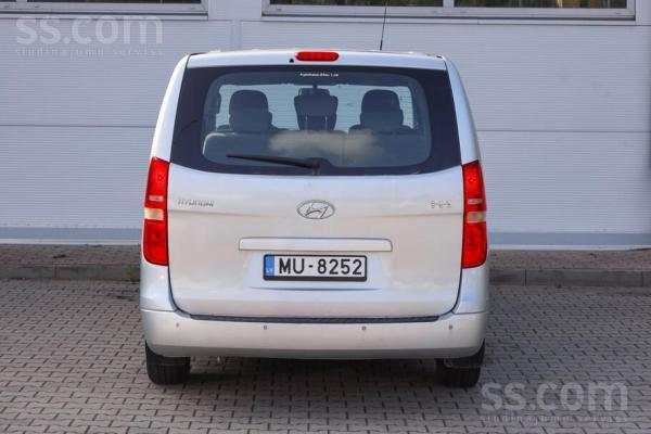 Grey Hyundai H1 2010 in Riga, with an engine capacity of 2.50 L and mileage of 277 thousand km for 5495 €, photo 5 on AUTOMOTO.COM.LV