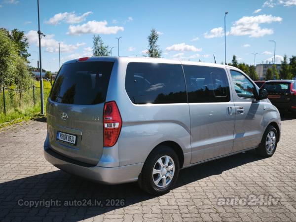 Grey Hyundai H1 2013 in Tartu, with an engine capacity of 2.50 L and mileage of 174 thousand km for 11999 €, photo 4 on AUTOMOTO.COM.LV