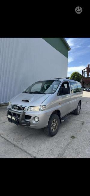 Hyundai H1 2003 in Kaunas, with an engine capacity of 2.48 L and mileage of 243 thousand km for 4799 €, photo 1 on AUTOMOTO.COM.LV