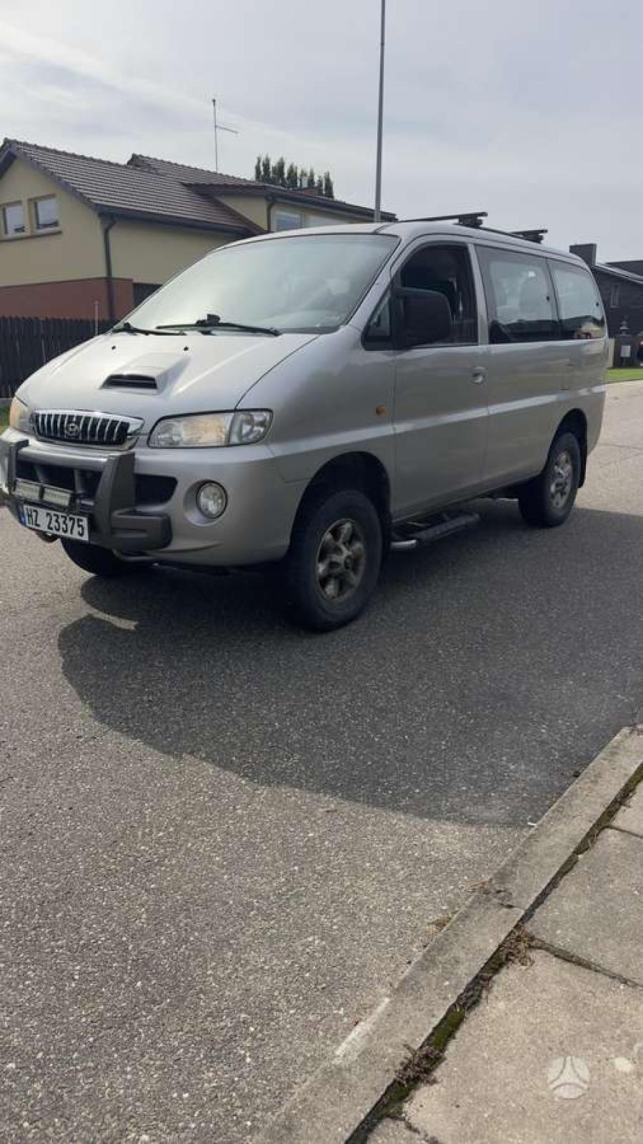 Hyundai H1 2003 in Kaunas, with an engine capacity of 2.48 L and mileage of 243 thousand km for 4799 €, photo 3 on AUTOMOTO.COM.LV