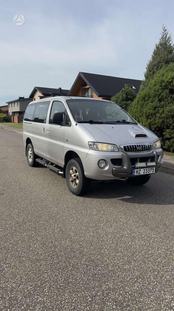 Hyundai H1 2003 in Kaunas, with an engine capacity of 2.48 L and mileage of 243 thousand km for 4799 €, photo 4 on AUTOMOTO.COM.LV