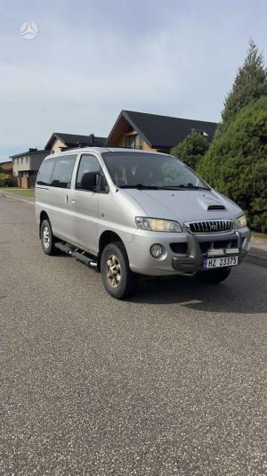 Hyundai H1 2003 in Kaunas, with an engine capacity of 2.48 L and mileage of 243 thousand km for 4799 €, photo 4 on AUTOMOTO.COM.LV